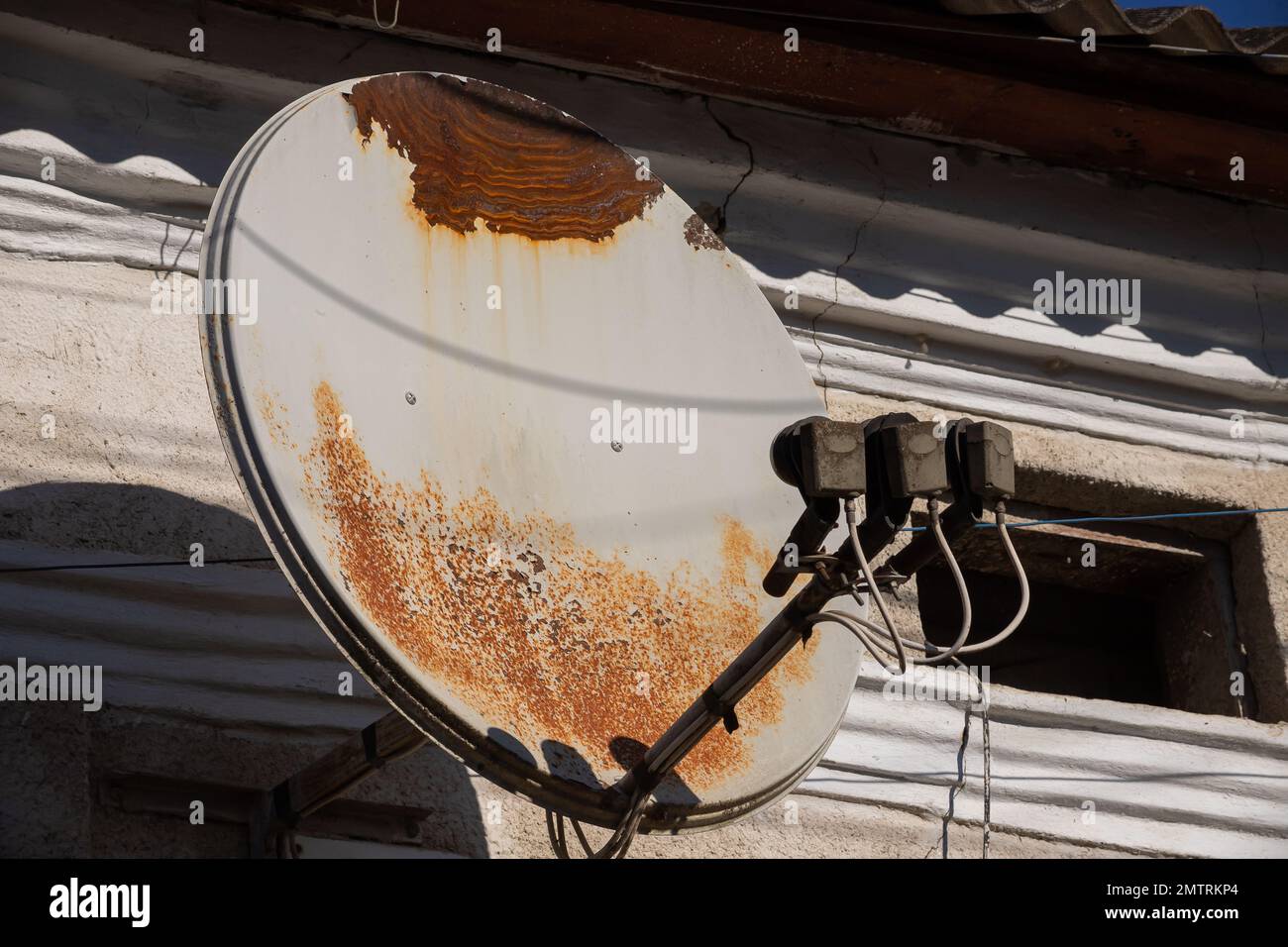 Parabolic antennae roof hi-res stock photography and images - Alamy