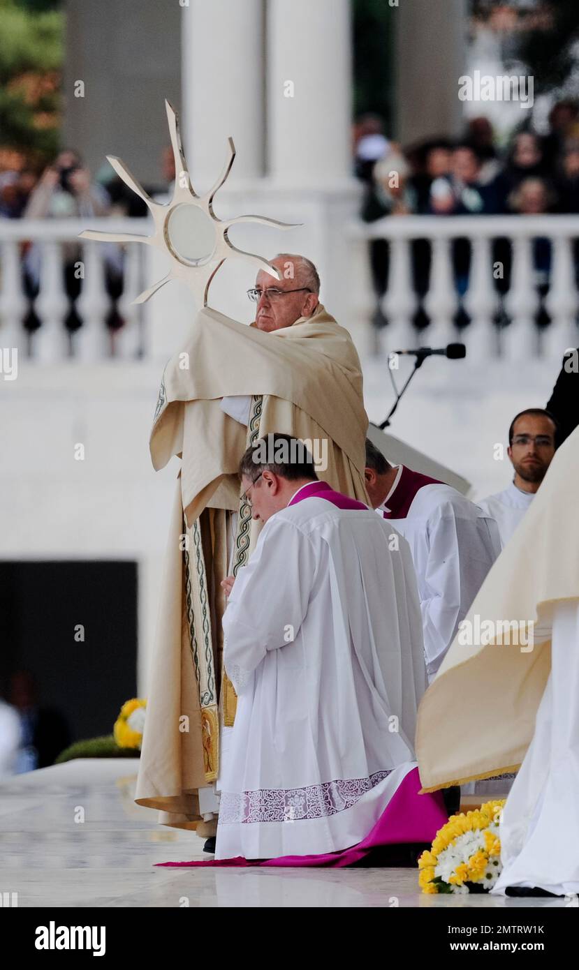 Monstrance Pope