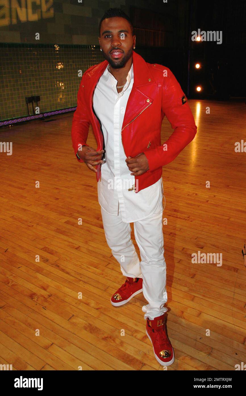 Jason derulo dancers hi-res stock photography and images - Alamy