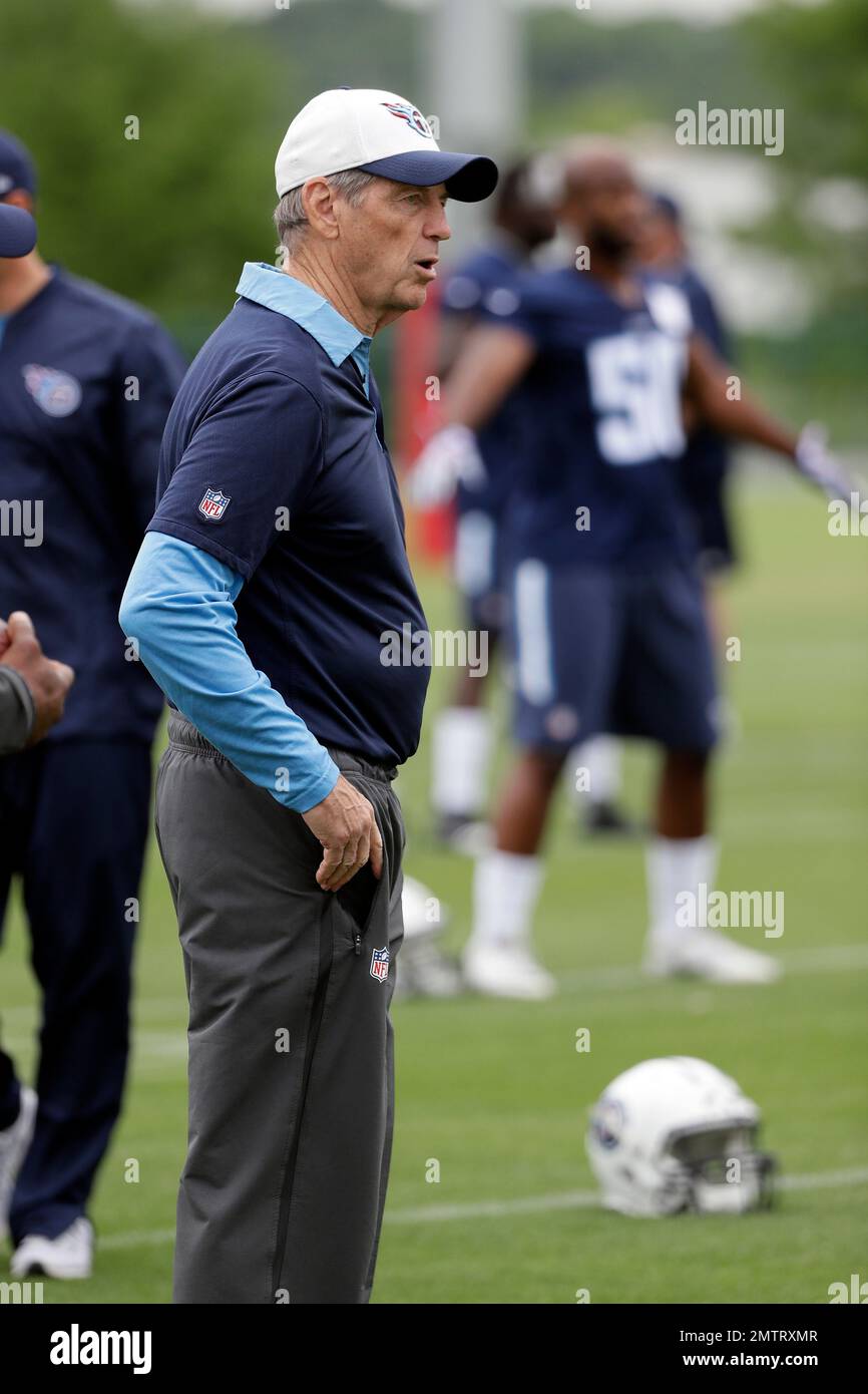 Tennessee Titans defensive coordinator Dick LeBeau watches players ...