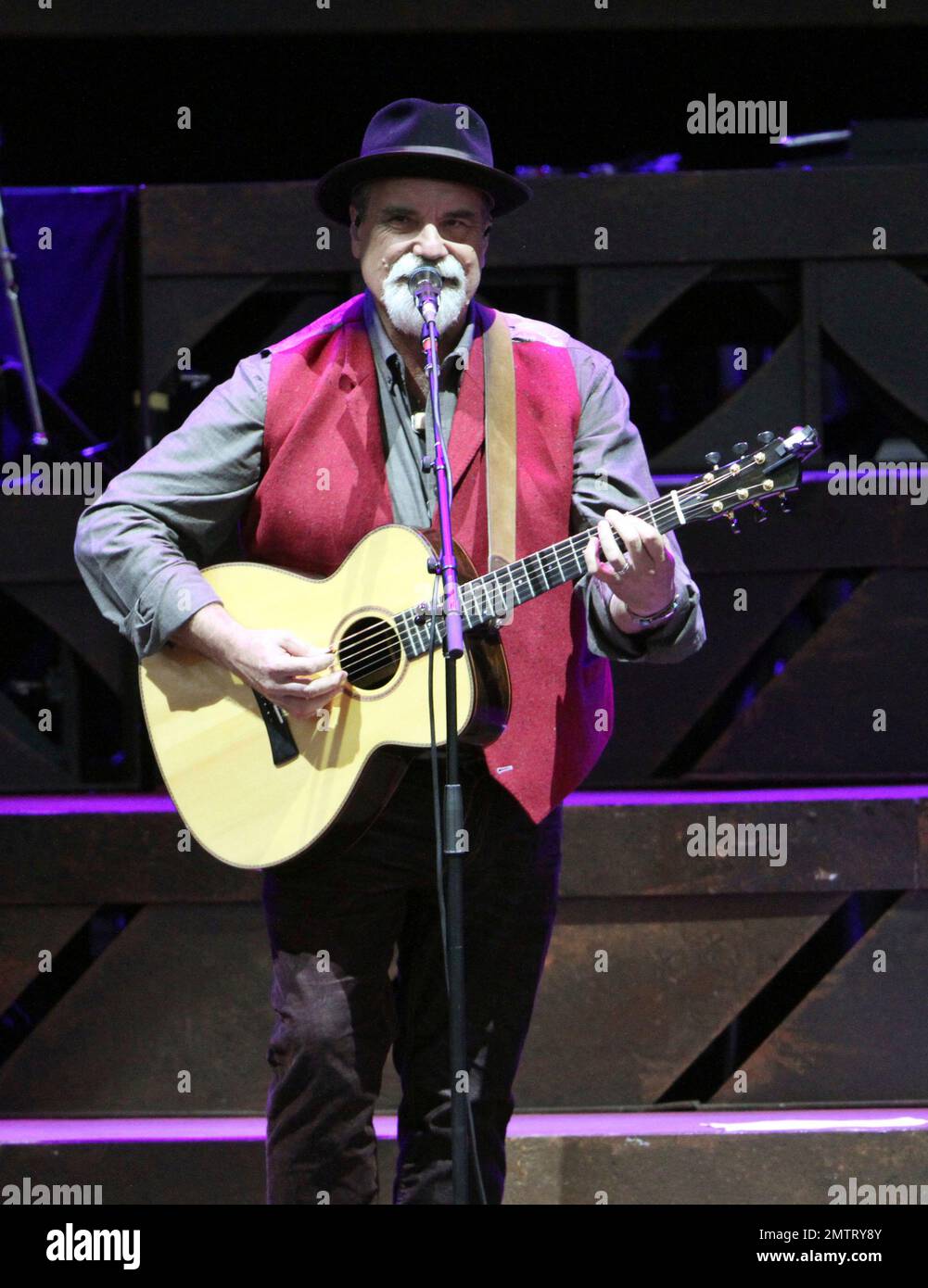 Darrell Scott performs as the opener for Zac Brown Band during the ...