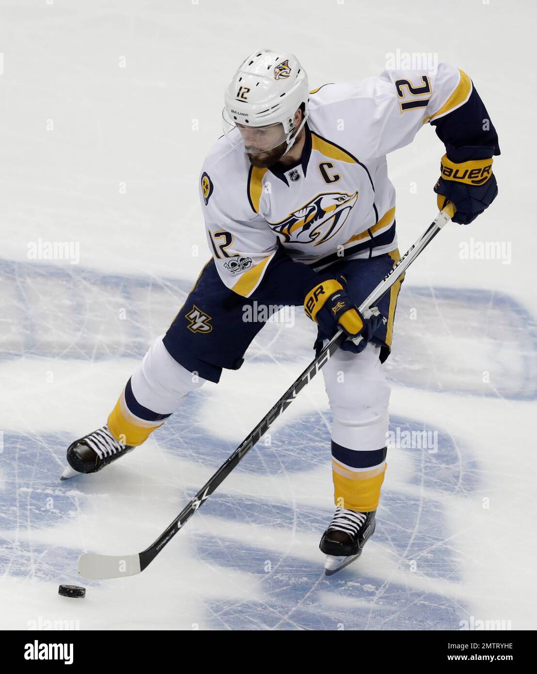 Nashville Predators center Mike Fisher plays against against the ...