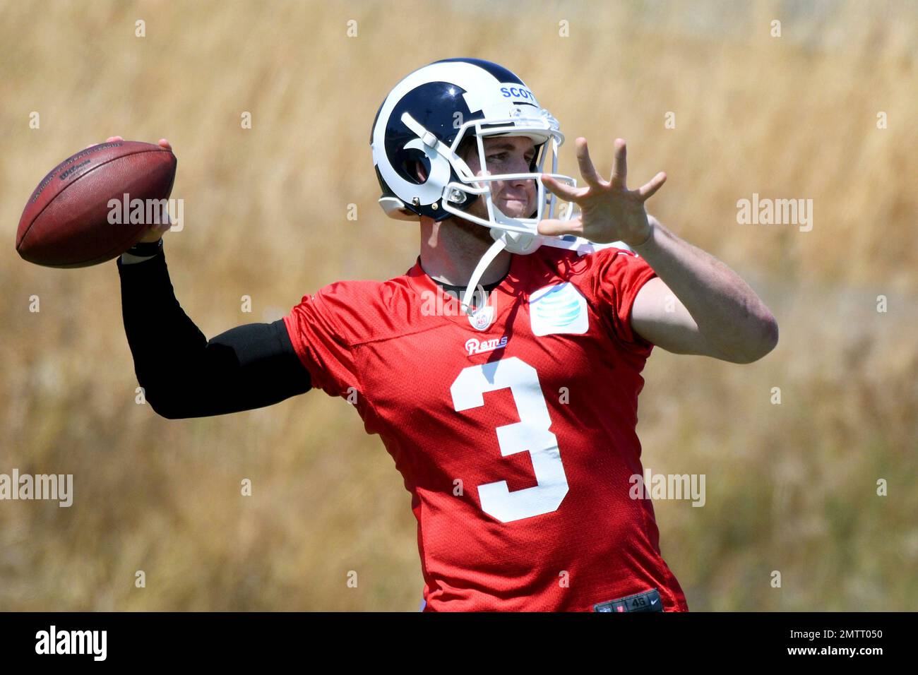 Los Angeles Rams quarterback Bryan Scott (3) passes during the NFL ...