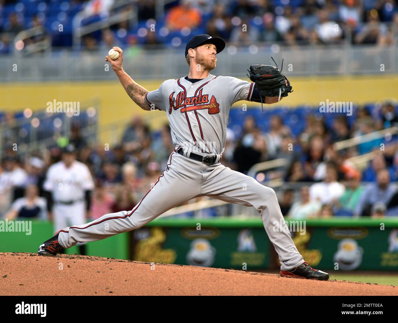 Atlanta Braves' pitcher Mike Foltynewicz delivers during the first ...