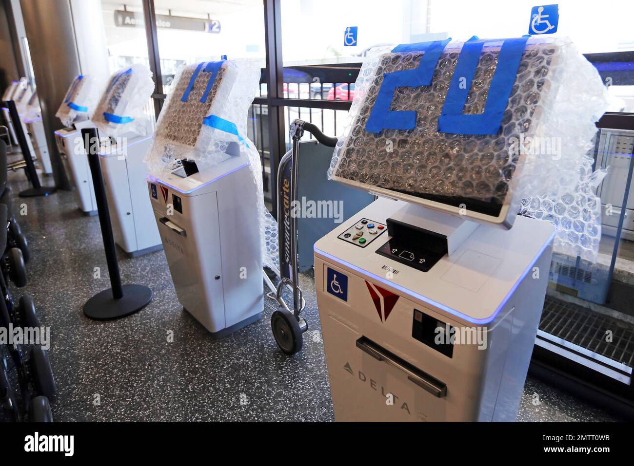 In this Thursday, May 11, 2017 photo, Delta Airlines passenger check-in ...