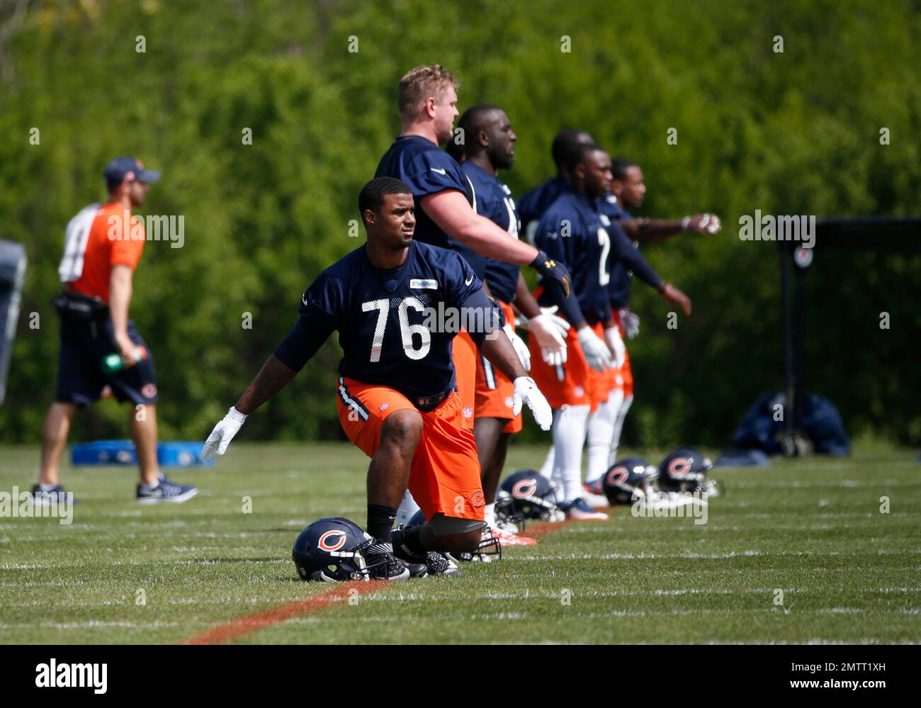 Chicago Bears offensive line Brandon Greene (76) works out with ...