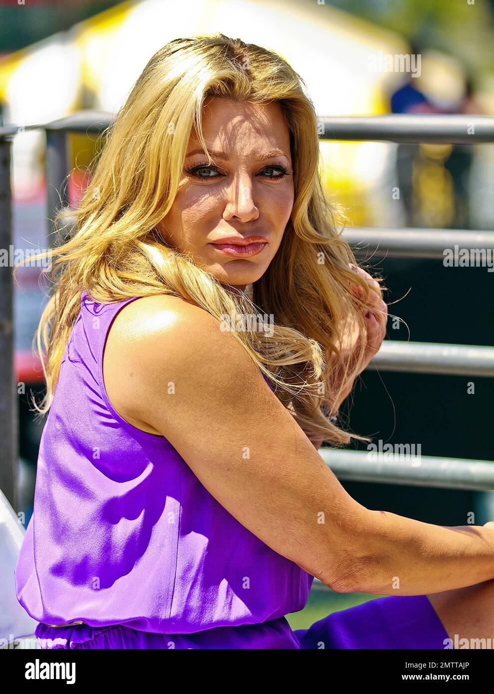 Taylor dayne 2012 hi-res stock photography and images - Alamy