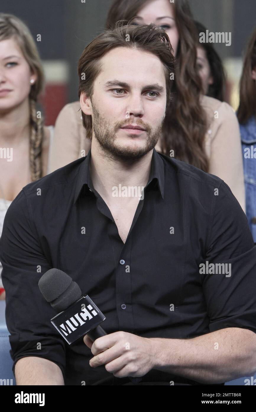 Taylor Kitsch Muscle