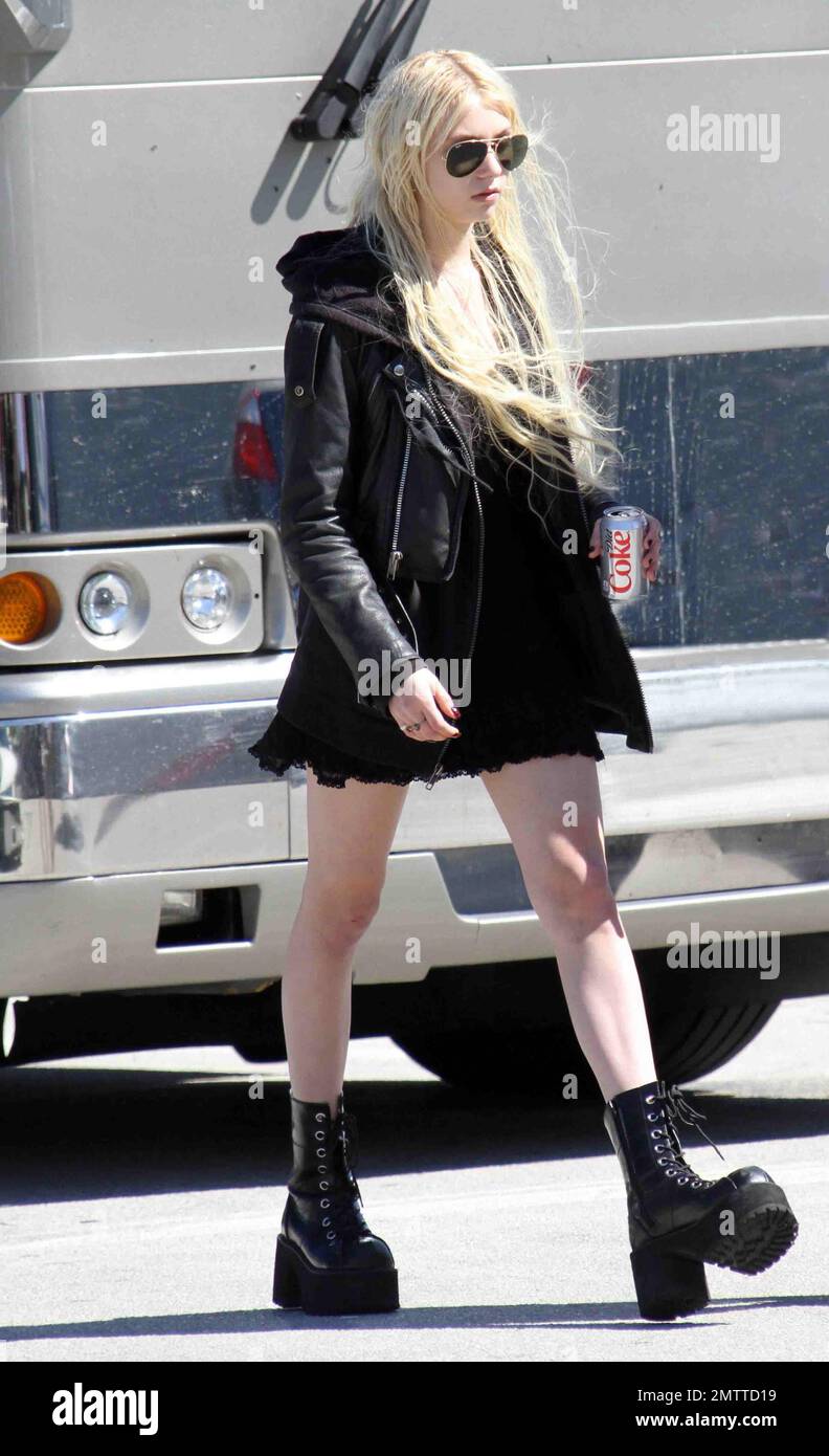 Singer In A Smoky Room