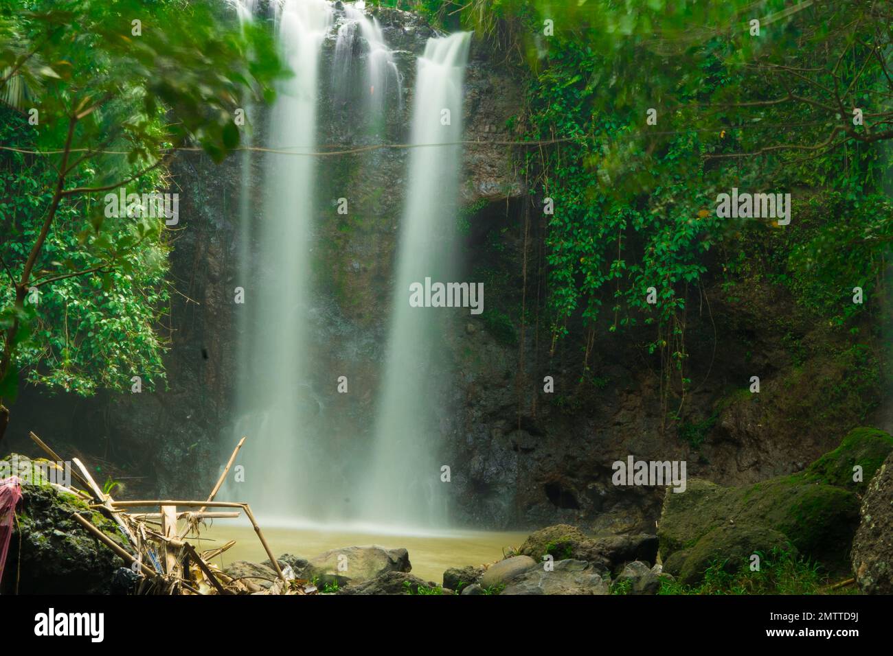 the natural freshness of the Curug or waterfalls Gondoroiyo in Semarang ...