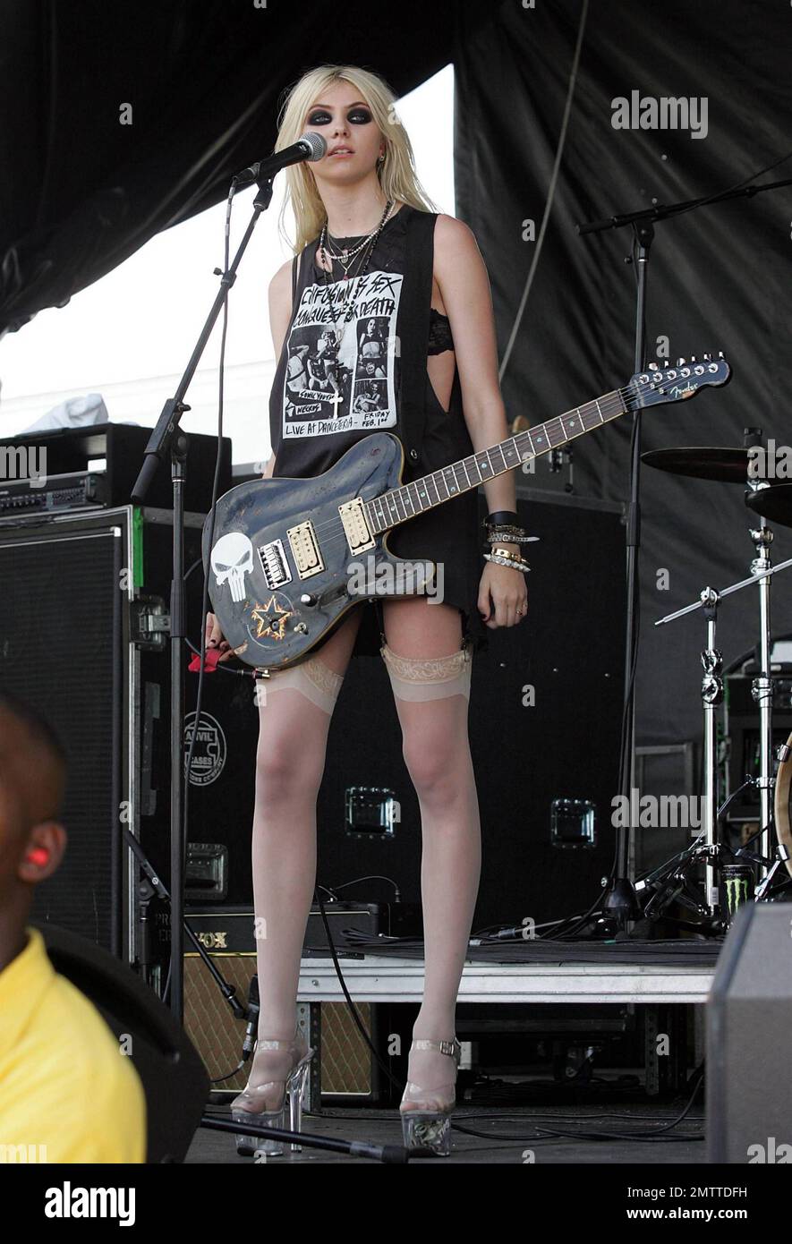 Actress And Singer Taylor Momsen Performs Live With Her Rock Band The Pretty Reckless Opening