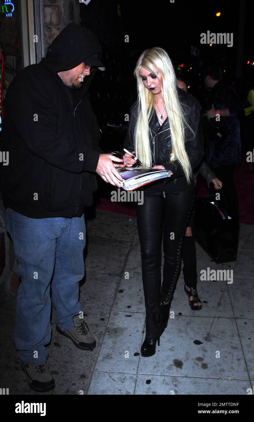 Wearing A Black Leather Outfit Rocker And Gossip Girl Star Taylor