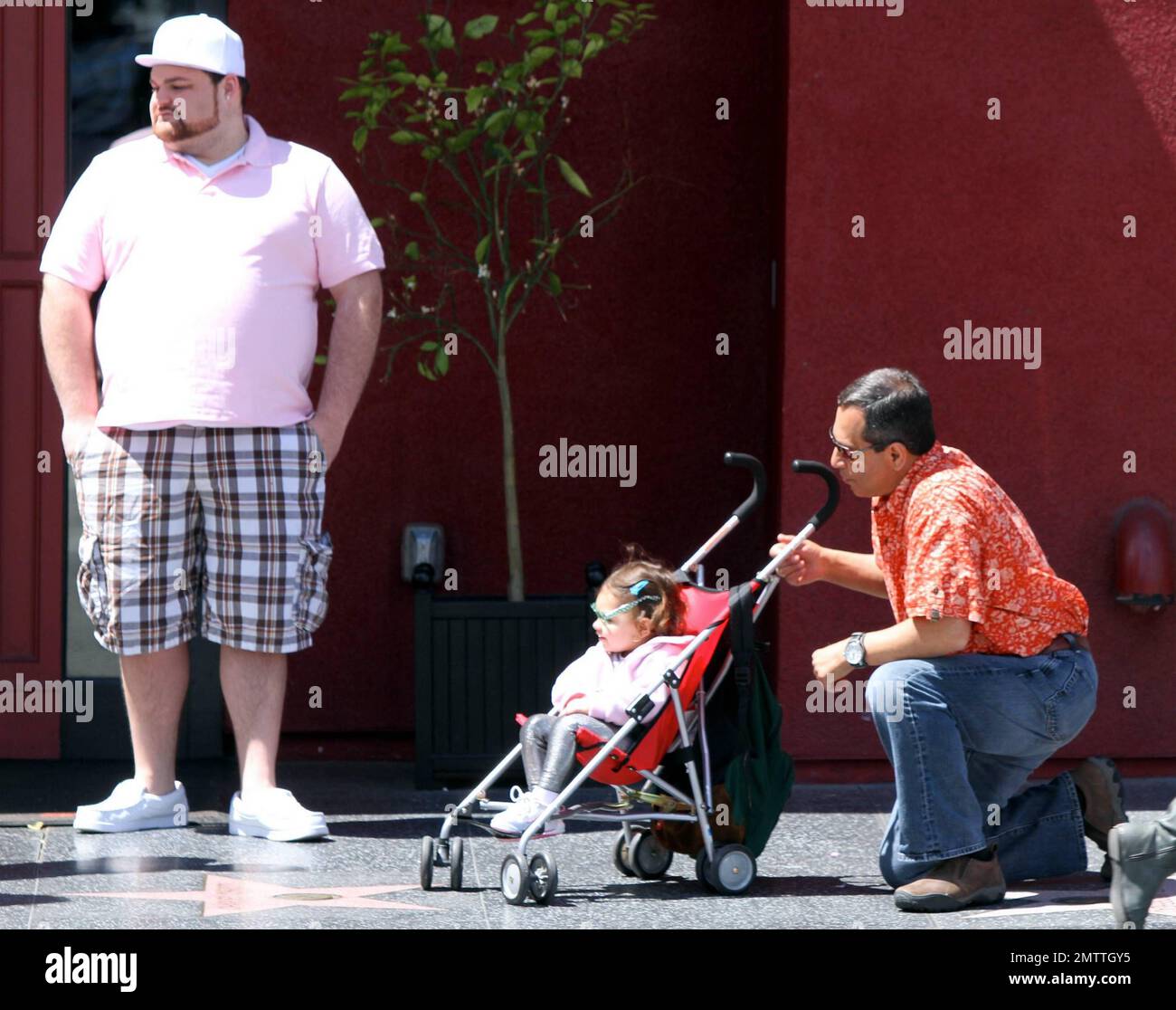 Cast members of the MTV show "Teen Mom" smoke cigarettes and chat ...