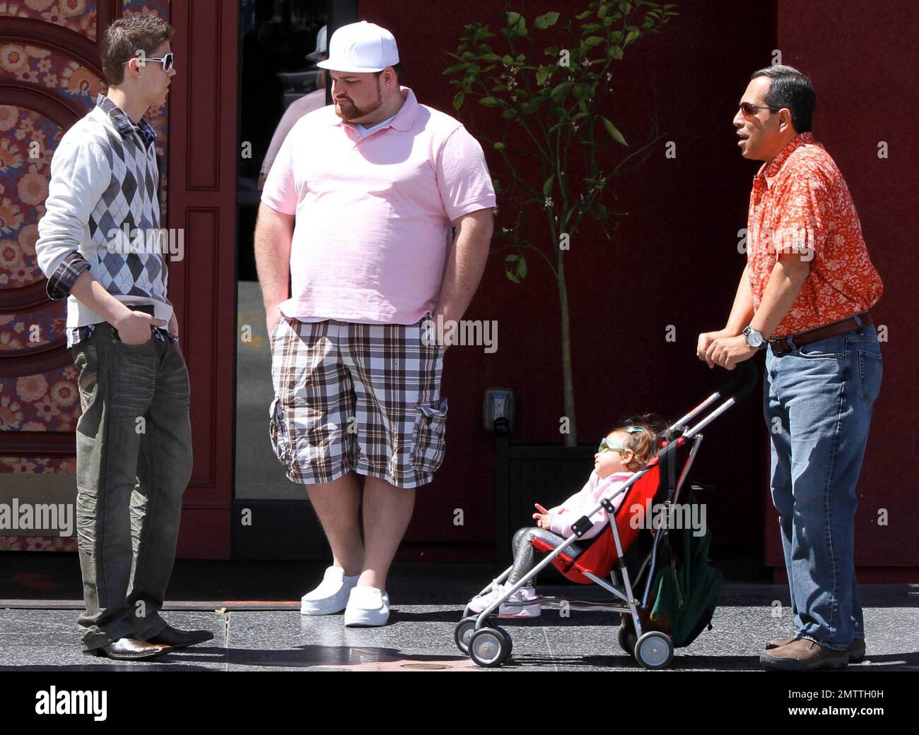 Cast members of the MTV show "Teen Mom" smoke cigarettes and chat ...