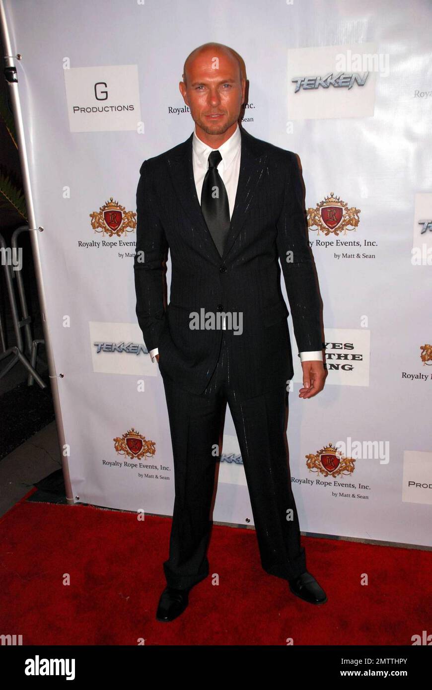 Luke goss suit hi-res stock photography and images - Alamy