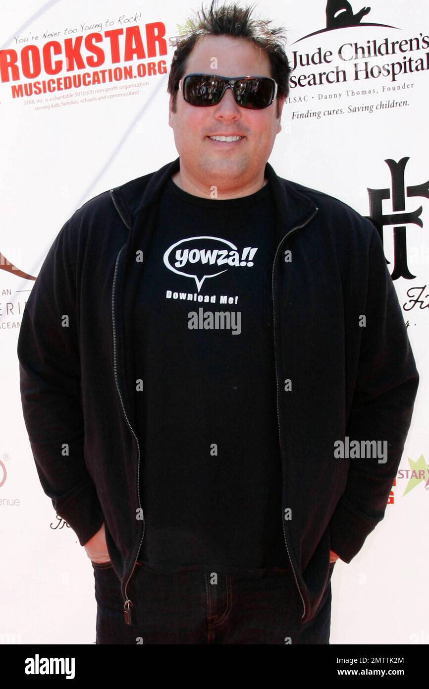 Greg Grunberg attends Teri Hatcher's Red Carpet Yard Sale Benefitting ...