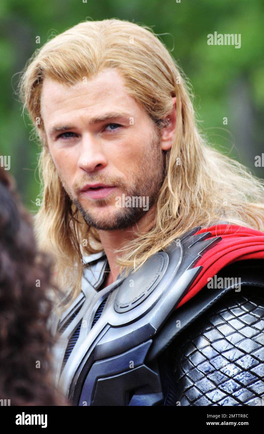 Chris Hemsworth films scenes for "The Avengers" on location in New York ...