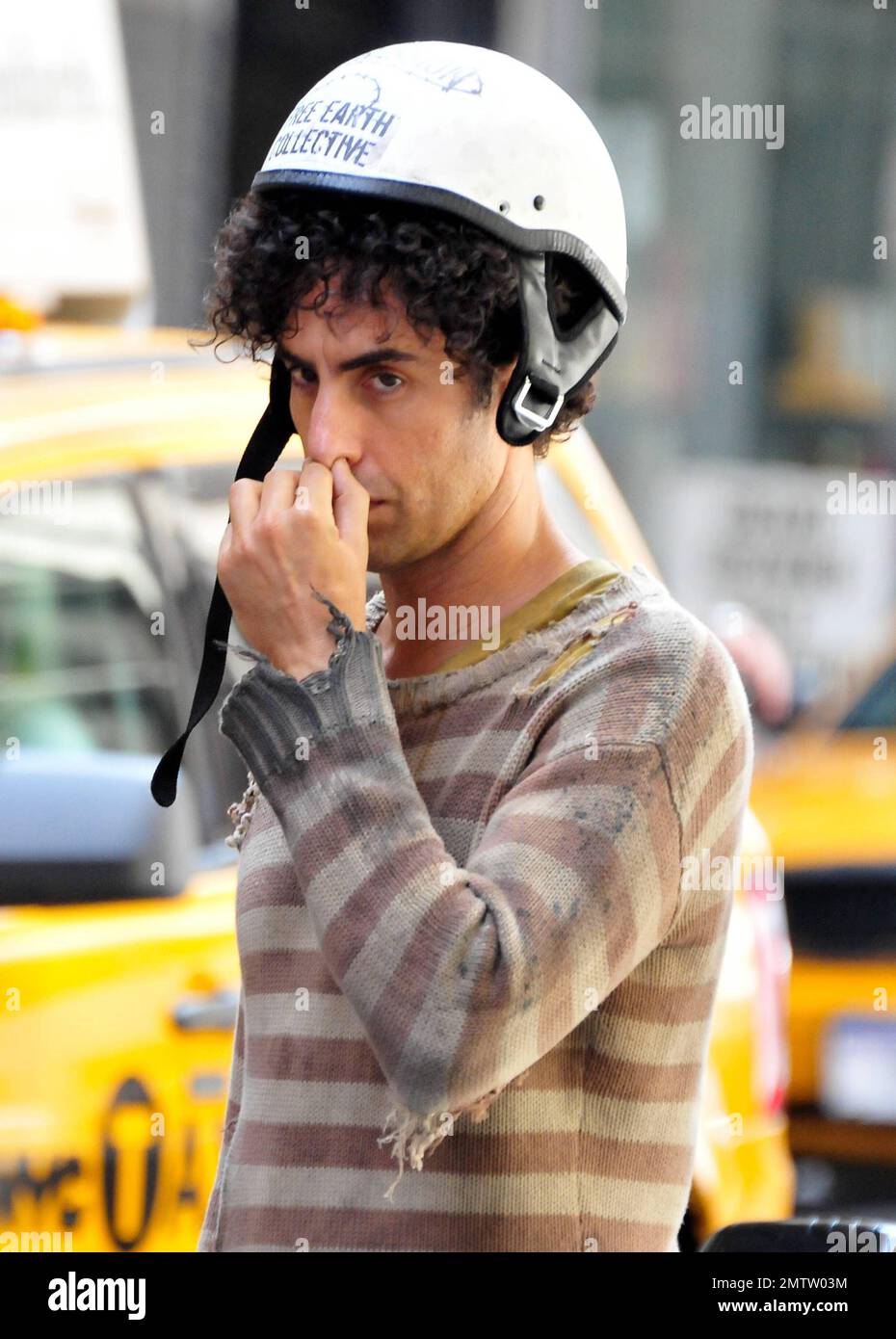 Sasha Baron Cohen and Anna Faris film scenes for their new movie "The ...