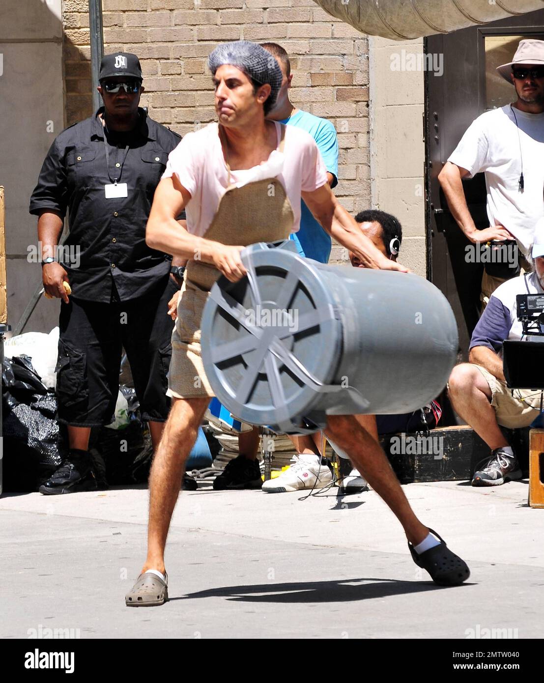 Sasha Baron Cohen and Anna Faris film scenes for their new movie "The ...