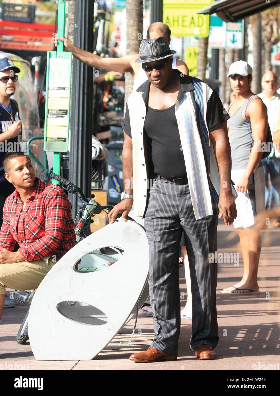 Shooting on location Michael Clarke Duncan, Saffron Burrows and Geoff ...