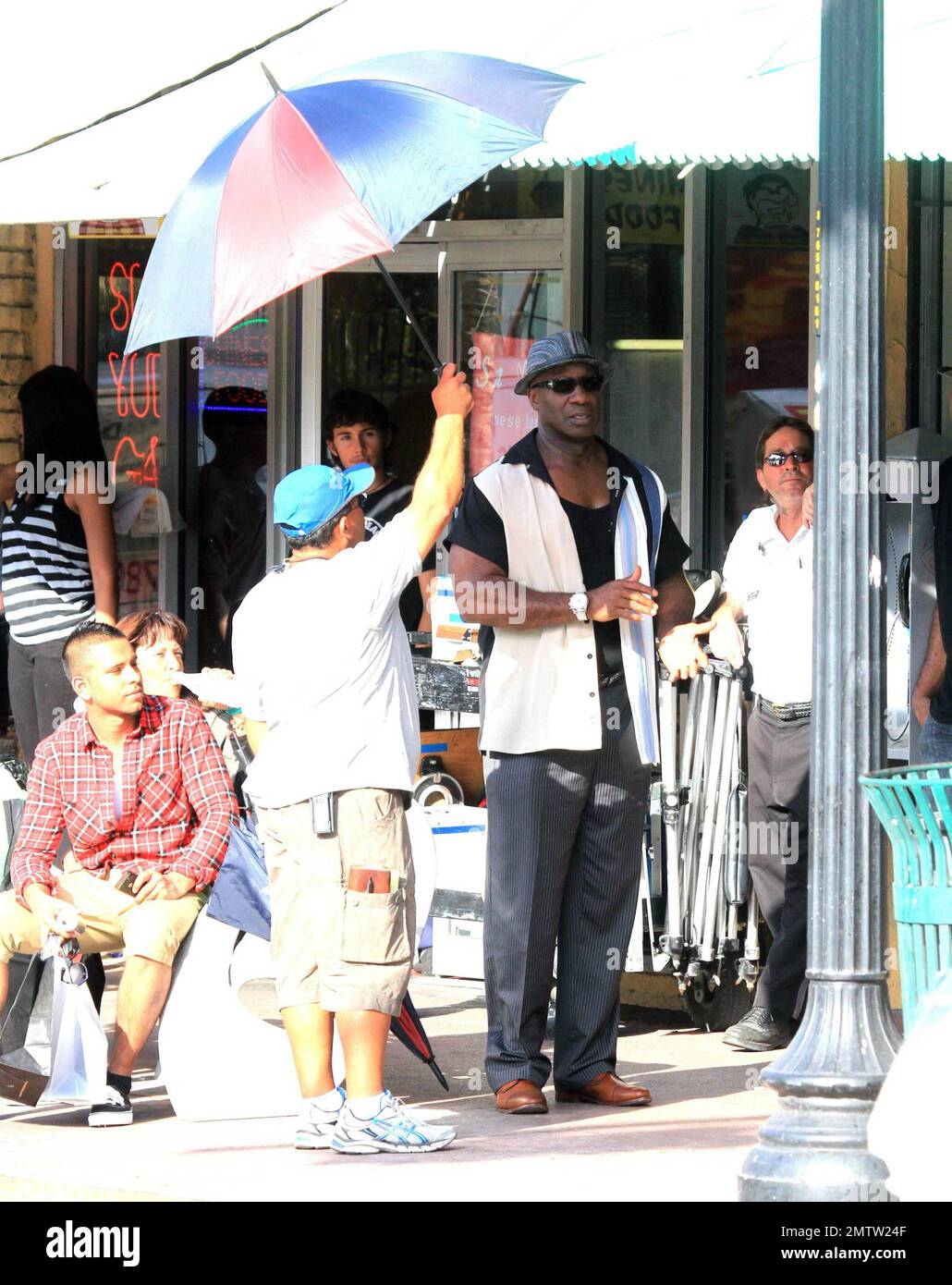 Shooting on location Michael Clarke Duncan, Saffron Burrows and Geoff ...