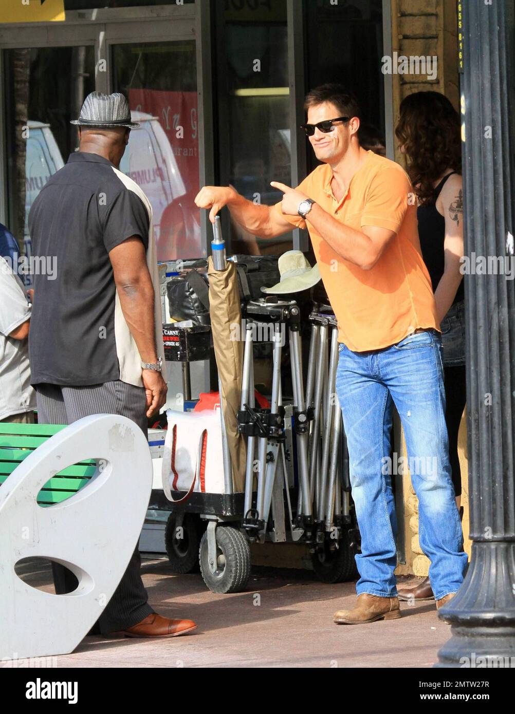 Shooting on location Michael Clarke Duncan, Saffron Burrows and Geoff ...