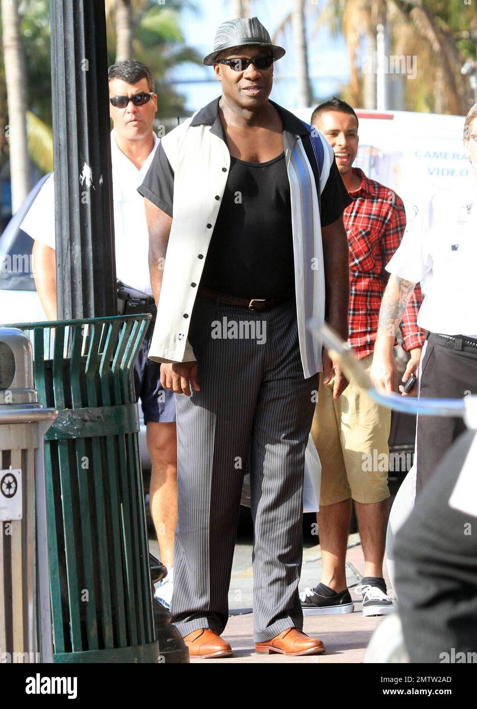 Shooting on location Michael Clarke Duncan, Saffron Burrows and Geoff ...