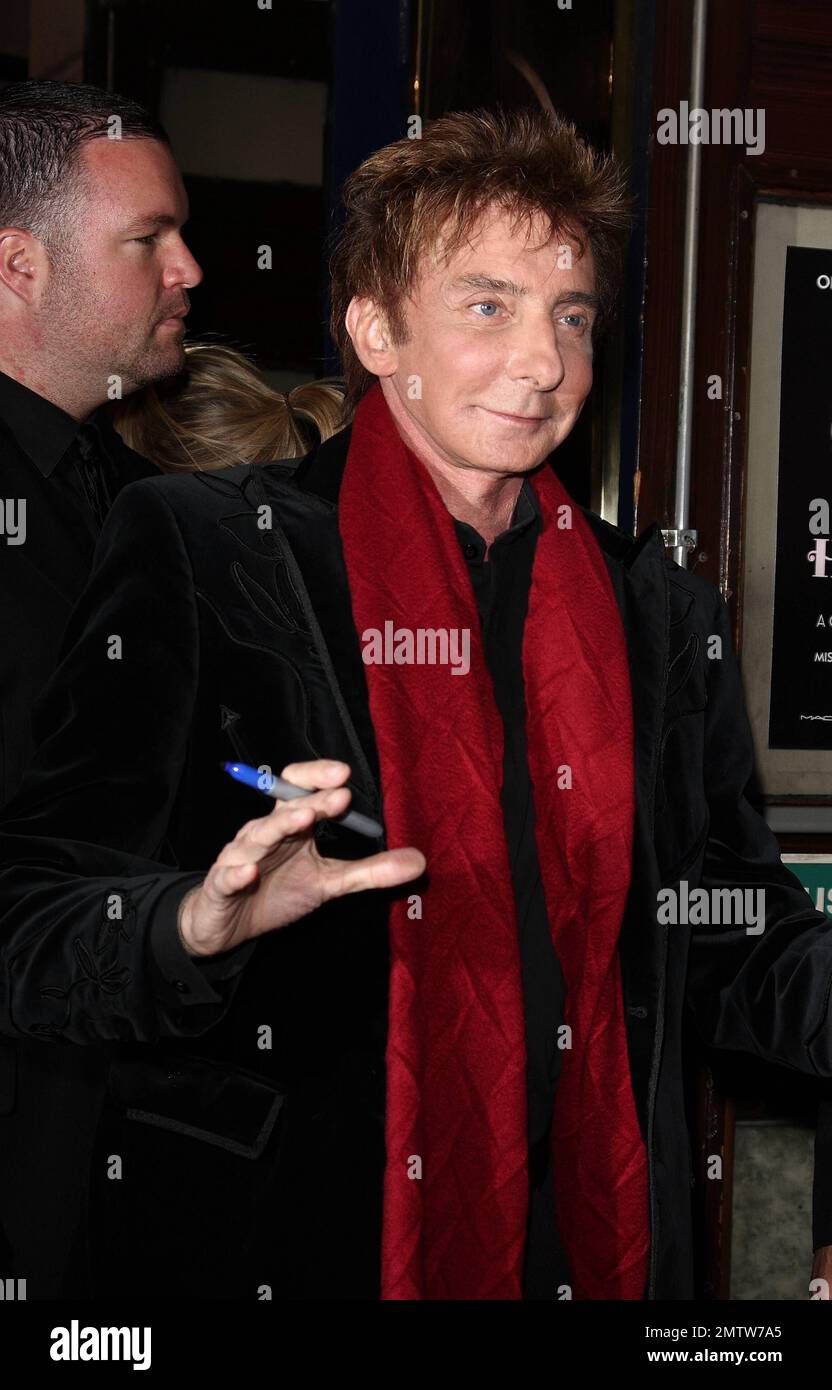 Barry Manilow walks the red carpet at Garrick Theatre during the ...