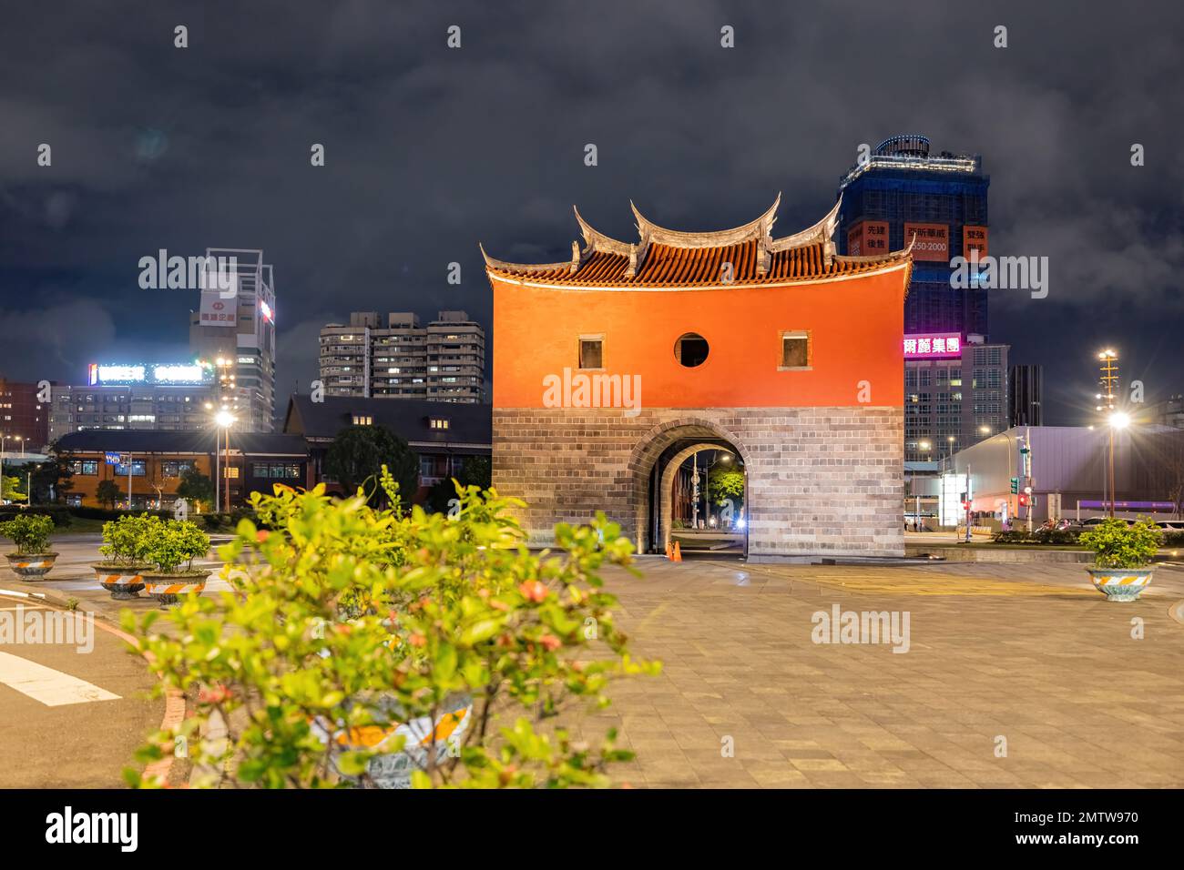 Taipei north gate hi-res stock photography and images - Alamy