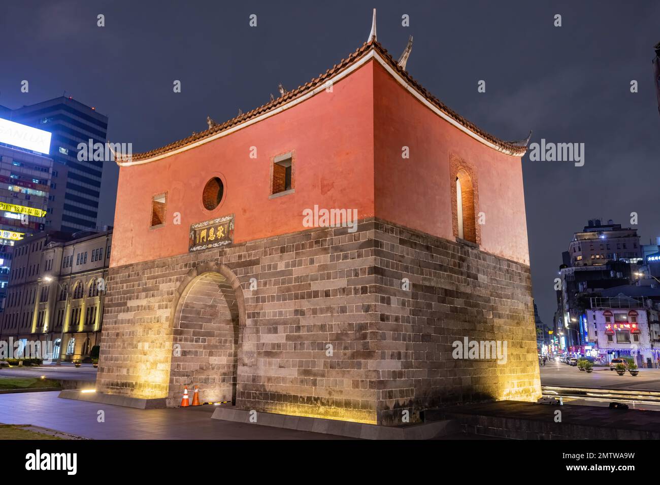 Taipei north gate hi-res stock photography and images - Alamy