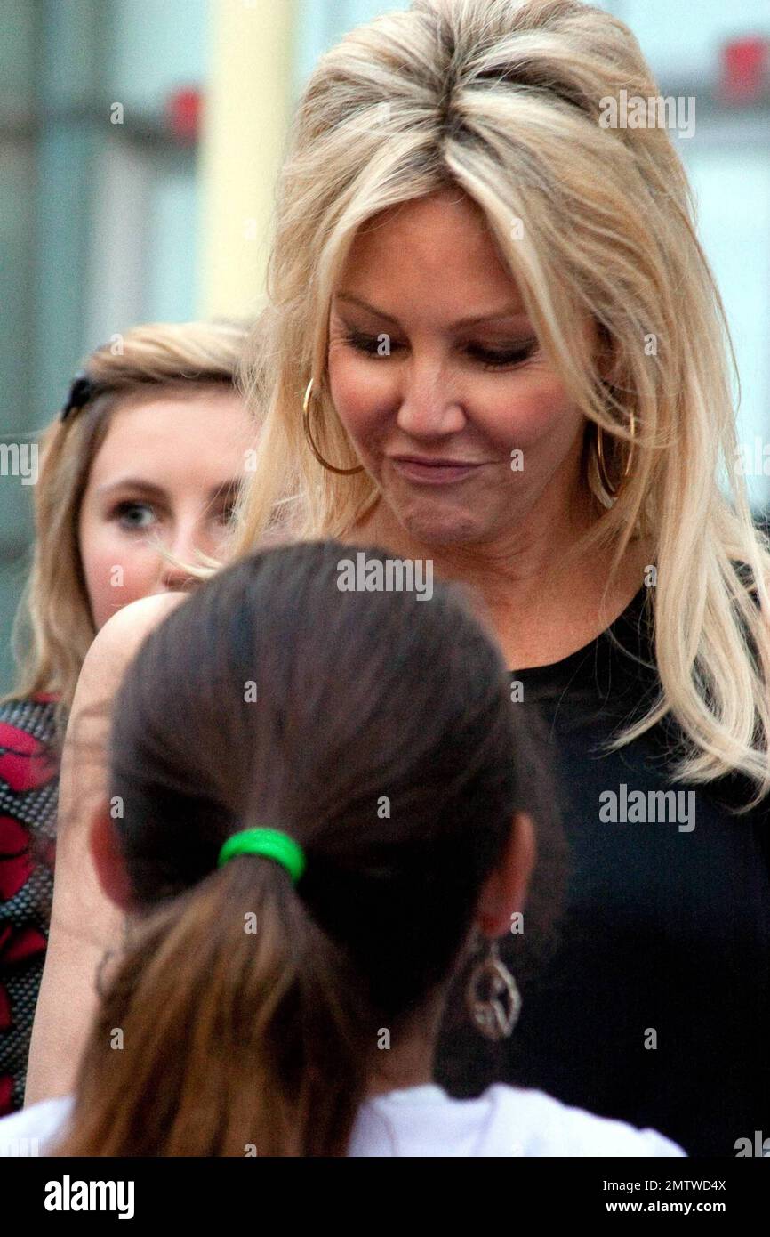 Heather Locklear arrives to the Los Angeles premiere of "The Last Song ...