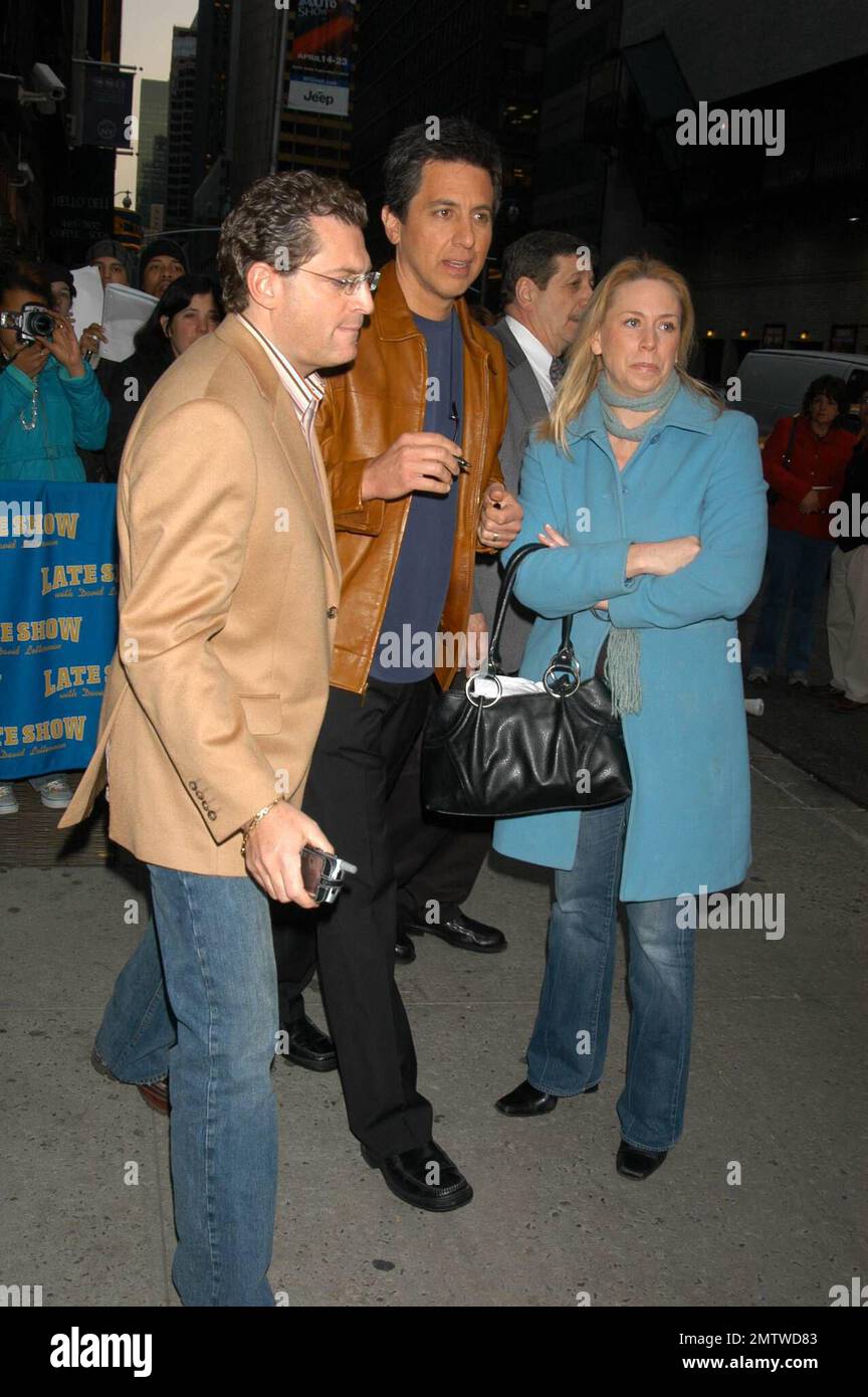 Willie Nelson, Glenn Close and Ray Romano at The Late Show with David ...