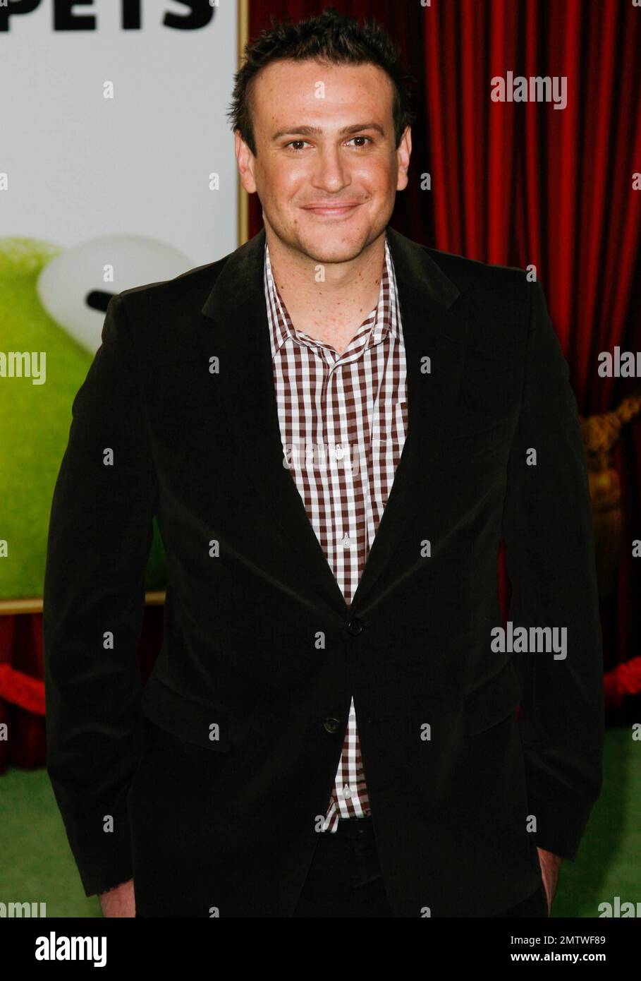 Jason segel muppets premiere hi-res stock photography and images - Alamy