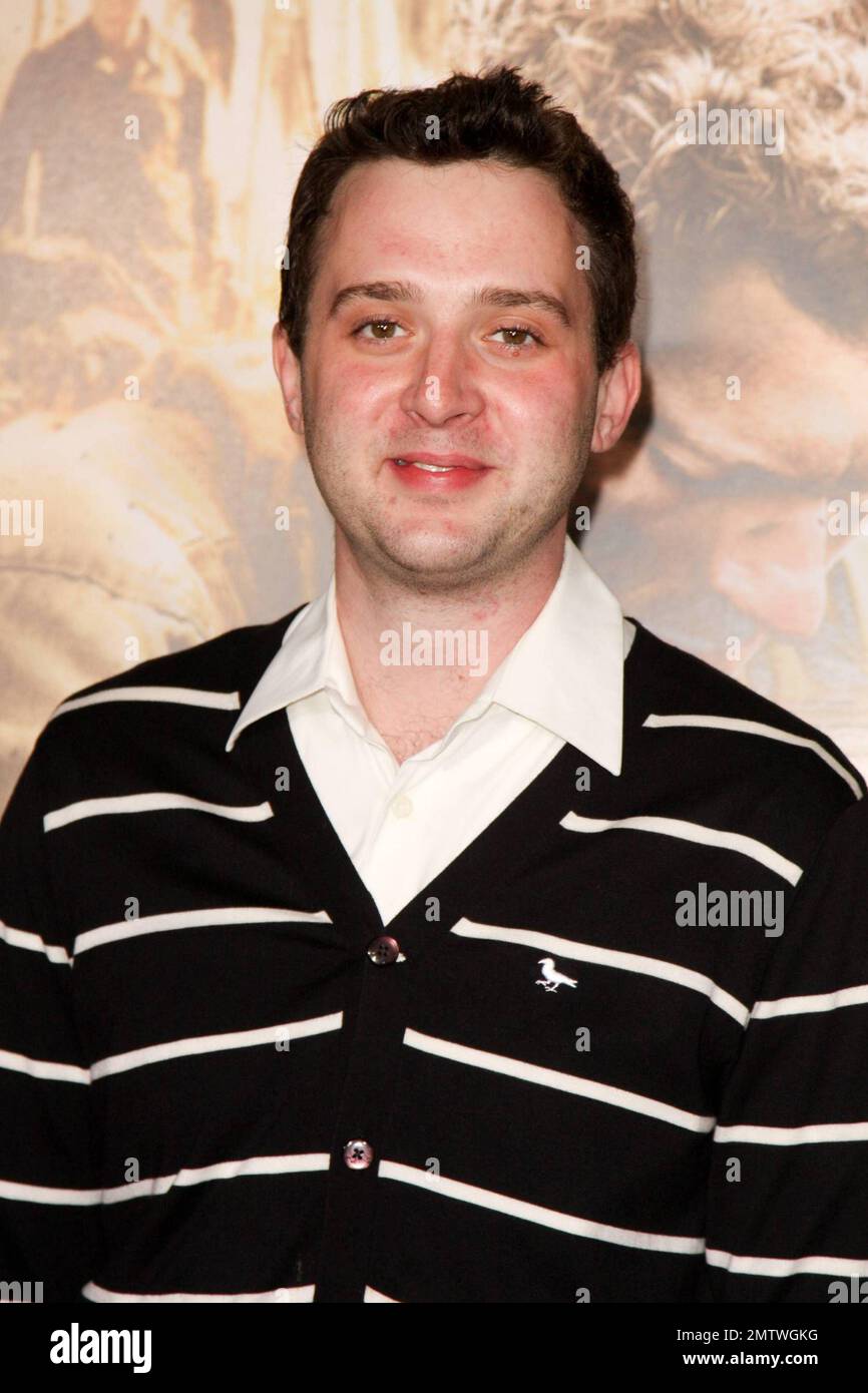 Eddie Kaye Thomas arrives to the premiere of the HBO miniseries, "The ...