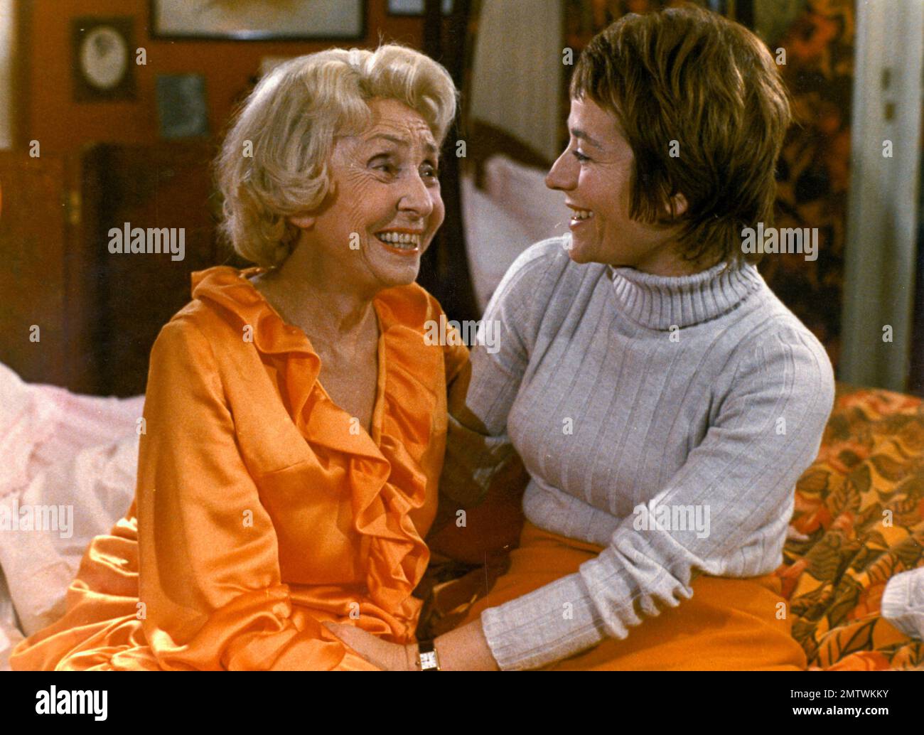 Edouard molinaro annie girardot madeleine renaud hi-res stock ...