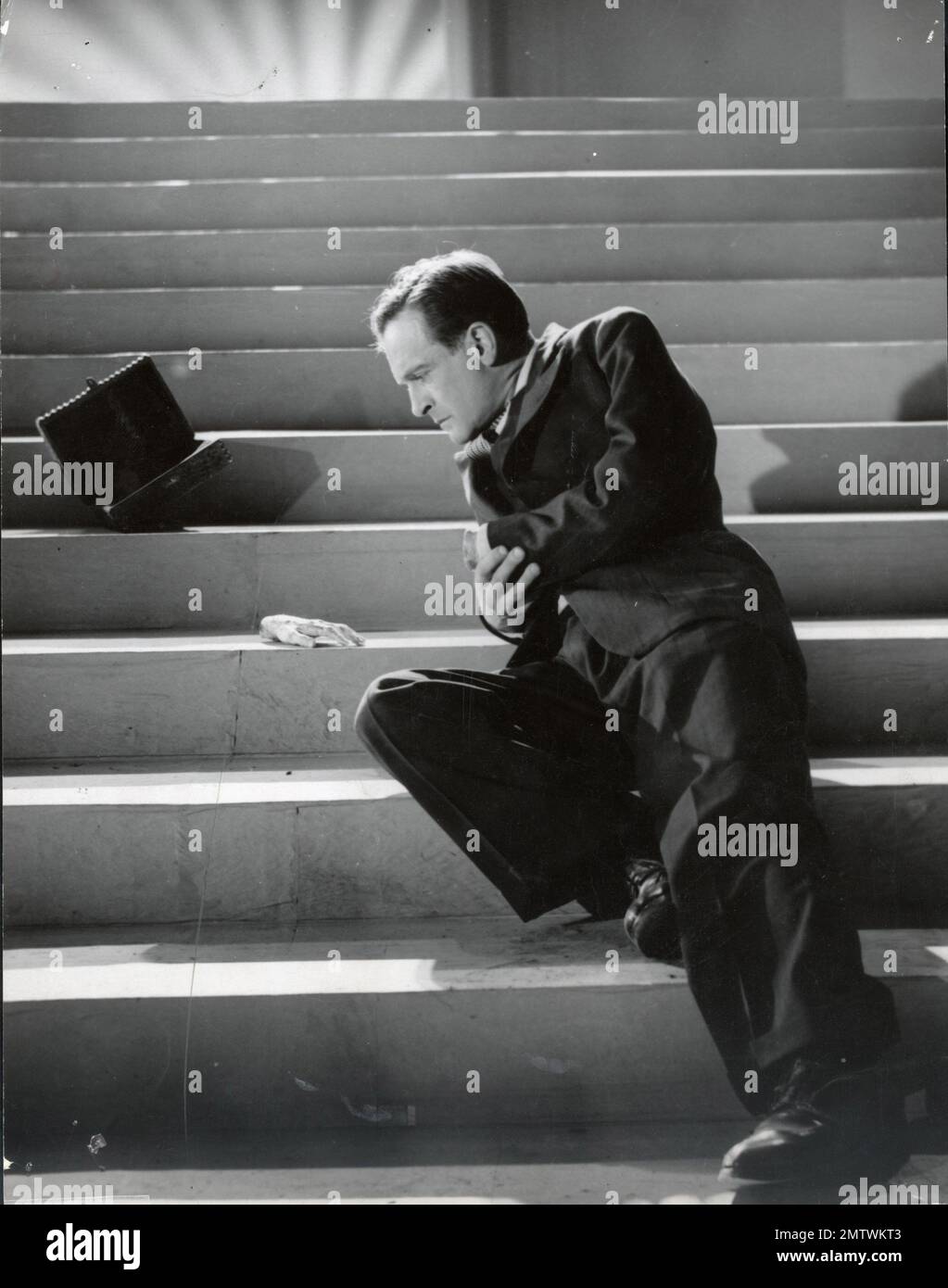 La Main du Diable Year: 1943 - France Pierre Fresnay Director: Maurice ...