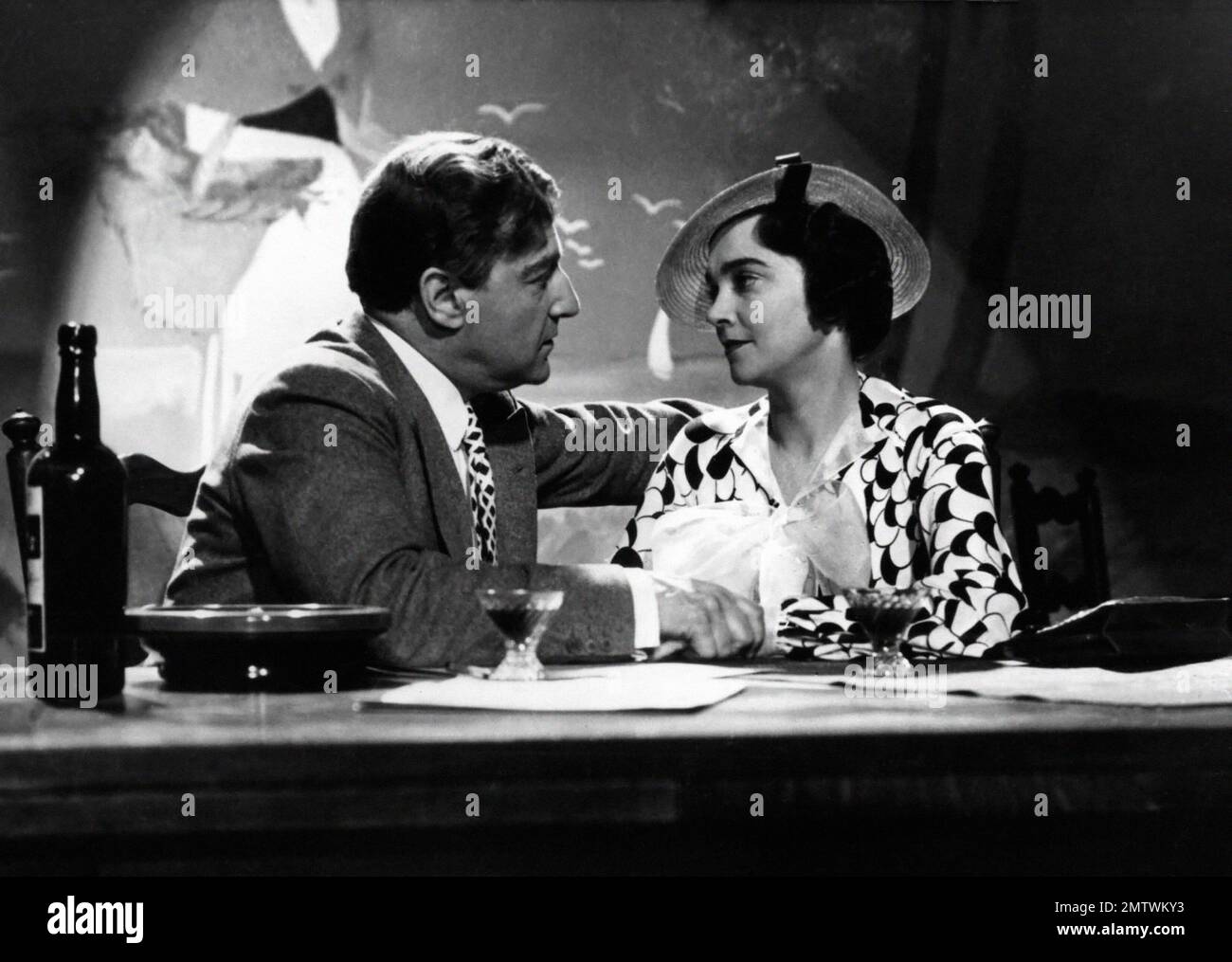 Le Roman d'un Tricheur Year: 1936 - France Director: Sacha Guitry Sacha ...