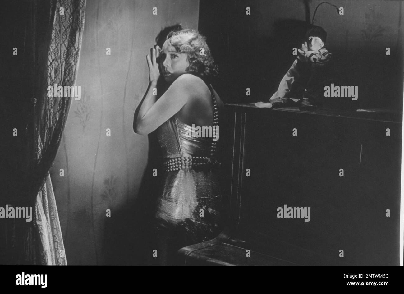 Tumultes Year: 1932 France / Germany Director: Robert Siodmak Florelle ...