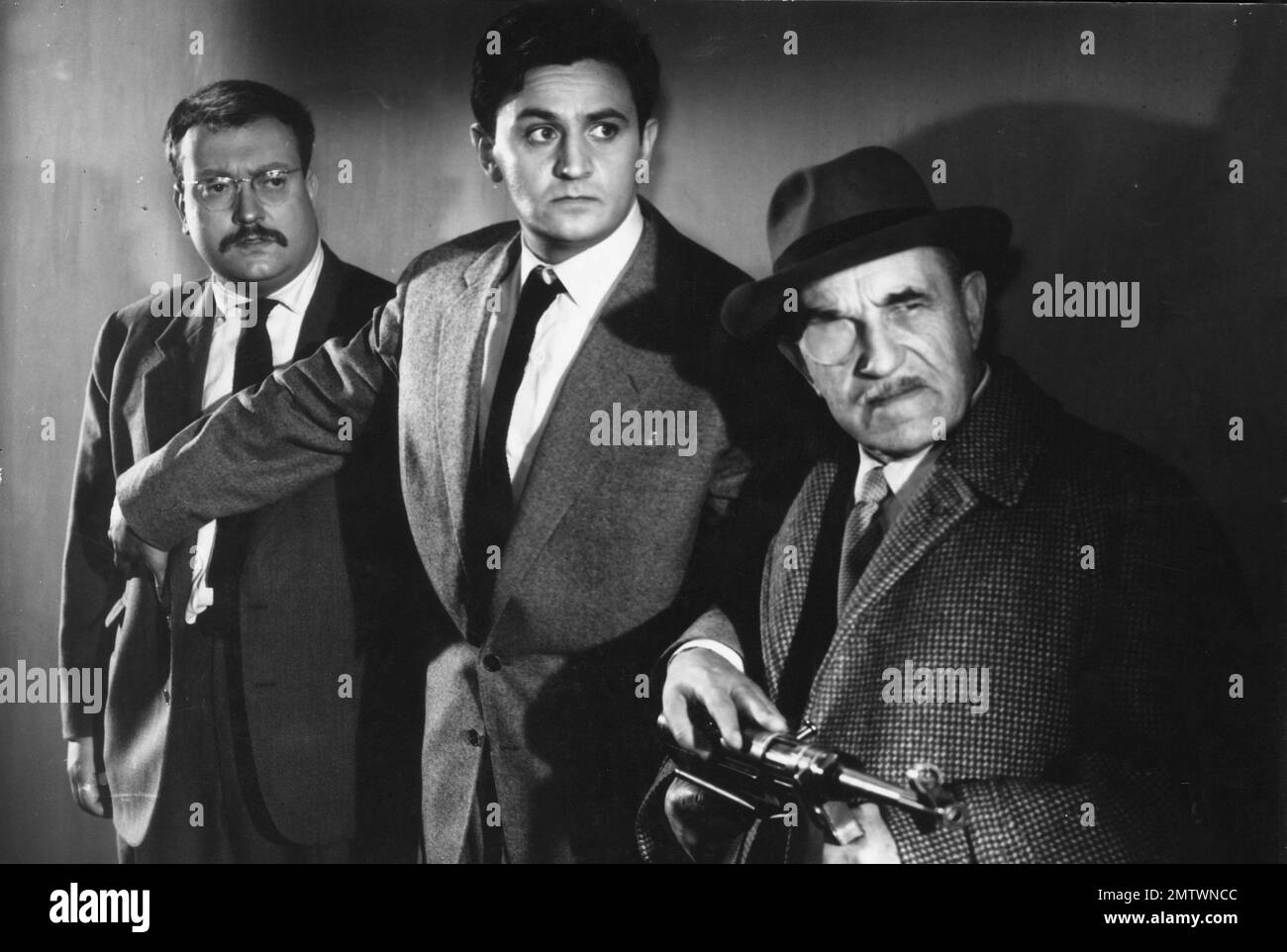 Bernard borderie yves barsacq roger hanin charles vanel hi-res stock ...