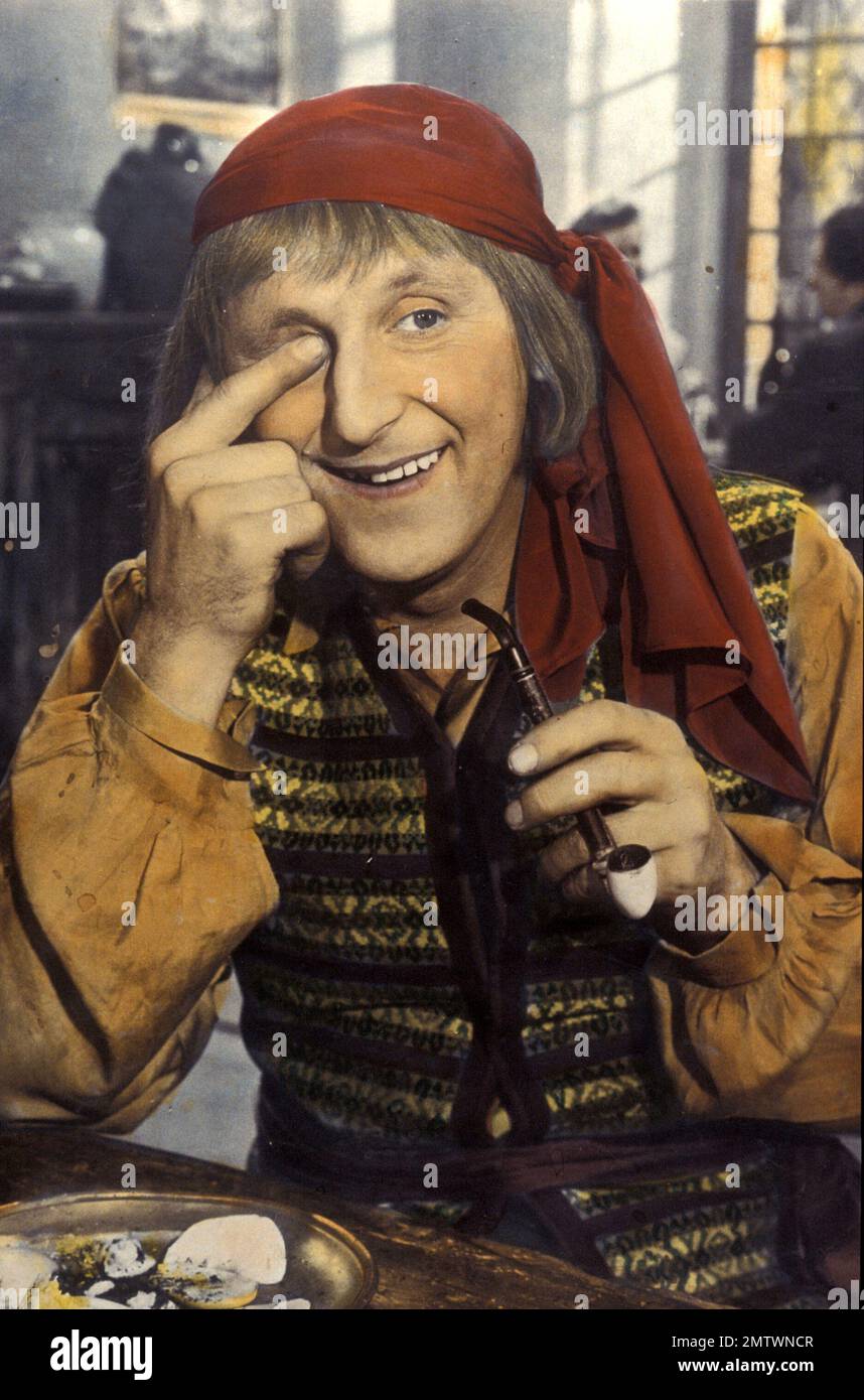 Cadet Rousselle Year: 1954 France Bourvil Director: André Hunebelle ...