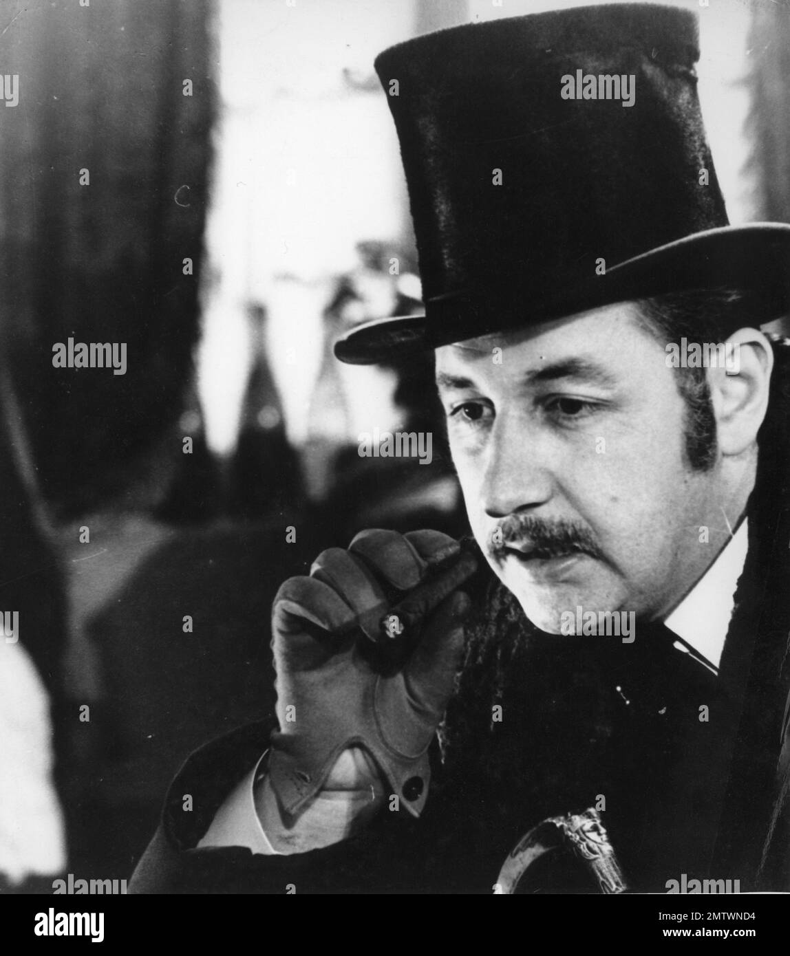 Maurice cloche philippe noiret hi-res stock photography and images - Alamy