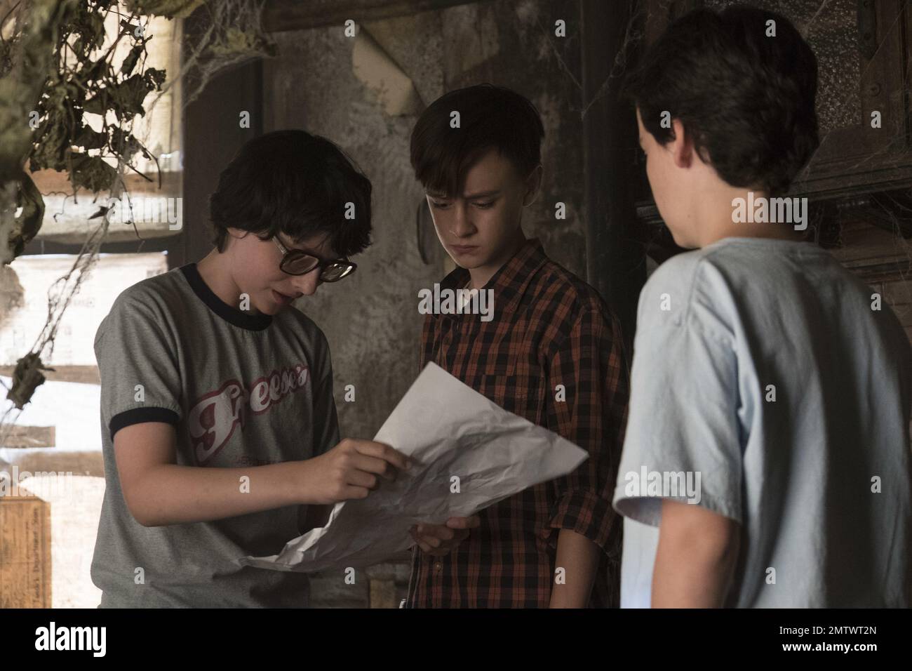 It Year : 2017 USA Director : Andy Muschietti Finn Wolfhard, Jaeden ...