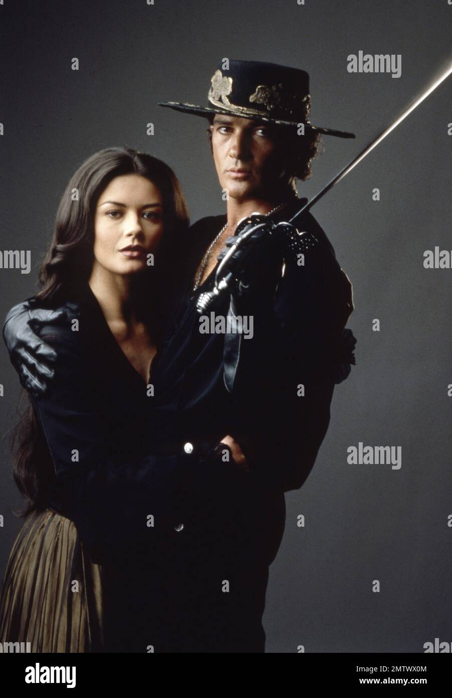 Catherine Zeta Jones Mask Zorro Hi Res Stock Photography And Images Alamy