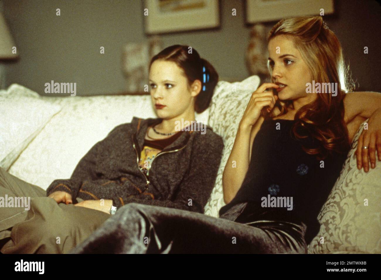 1999 usa director sam mendes mena suvari thora birch hi-res stock ...