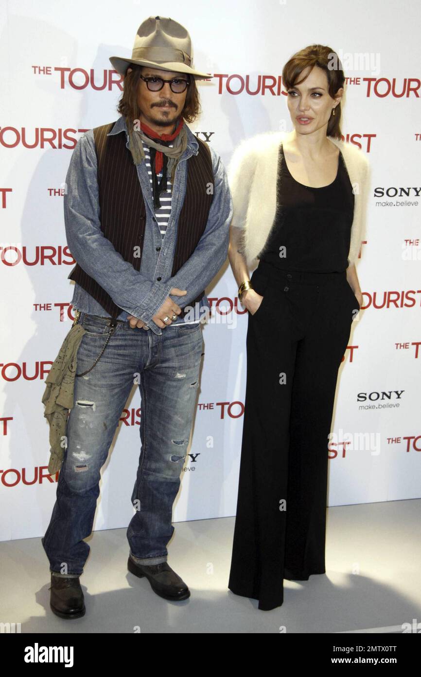 SPAIN OUT - Johnny Depp and Angelina Jolie at the photocall for "The ...