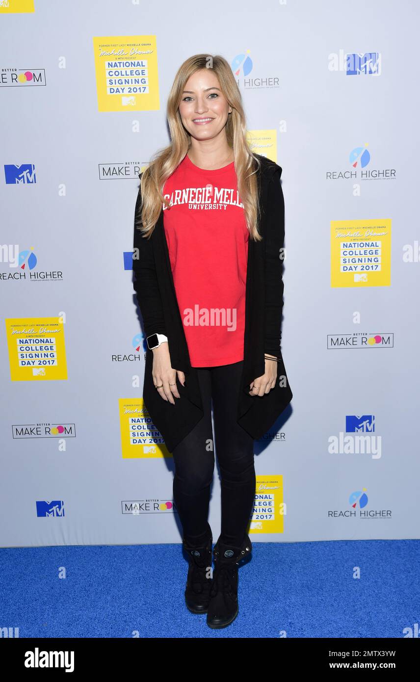 Internet celebrity Justine Ezarik aka iJustine attends MTV's 2017 ...