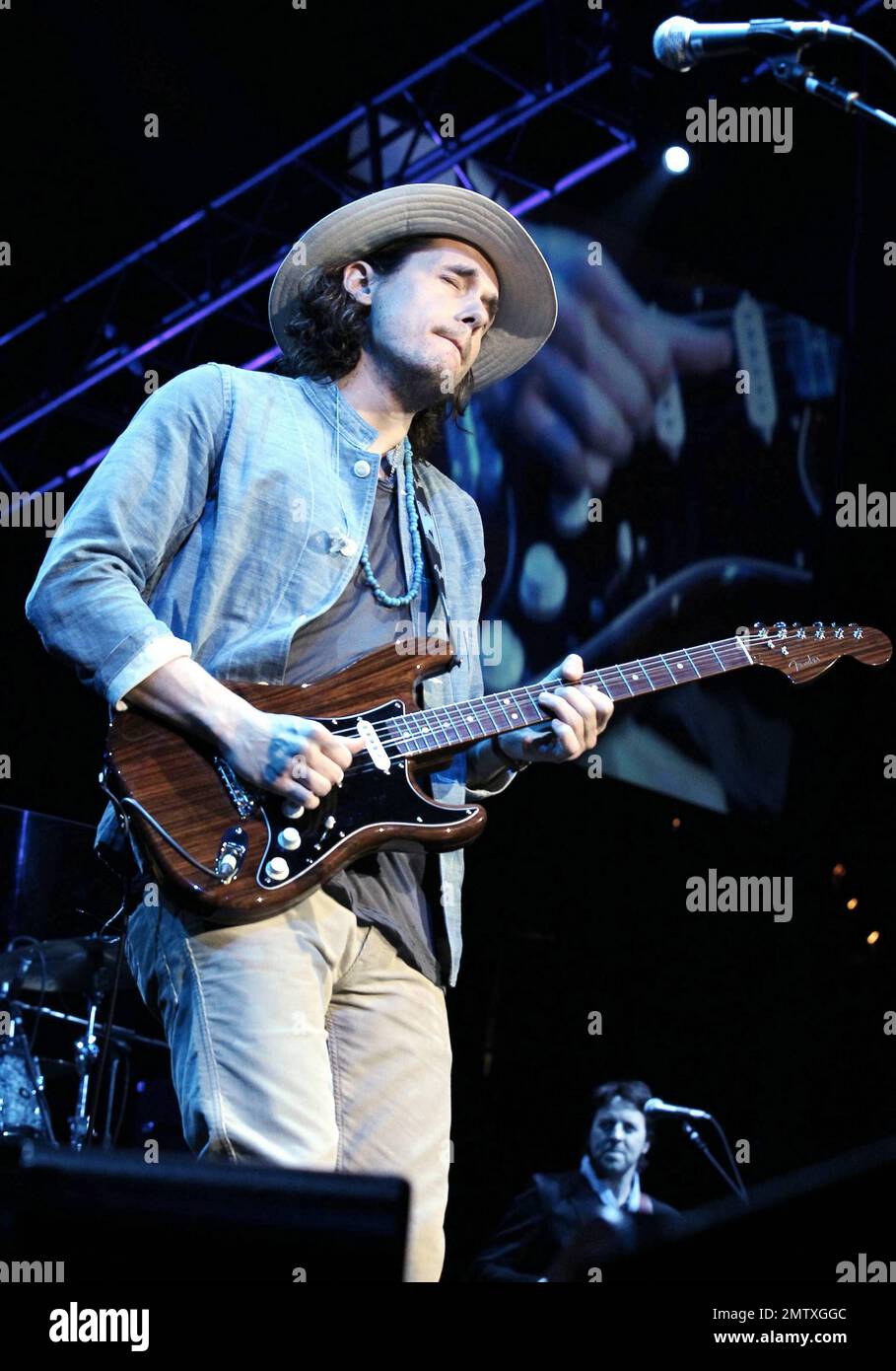 John mayer 2011 hi-res stock photography and images - Alamy