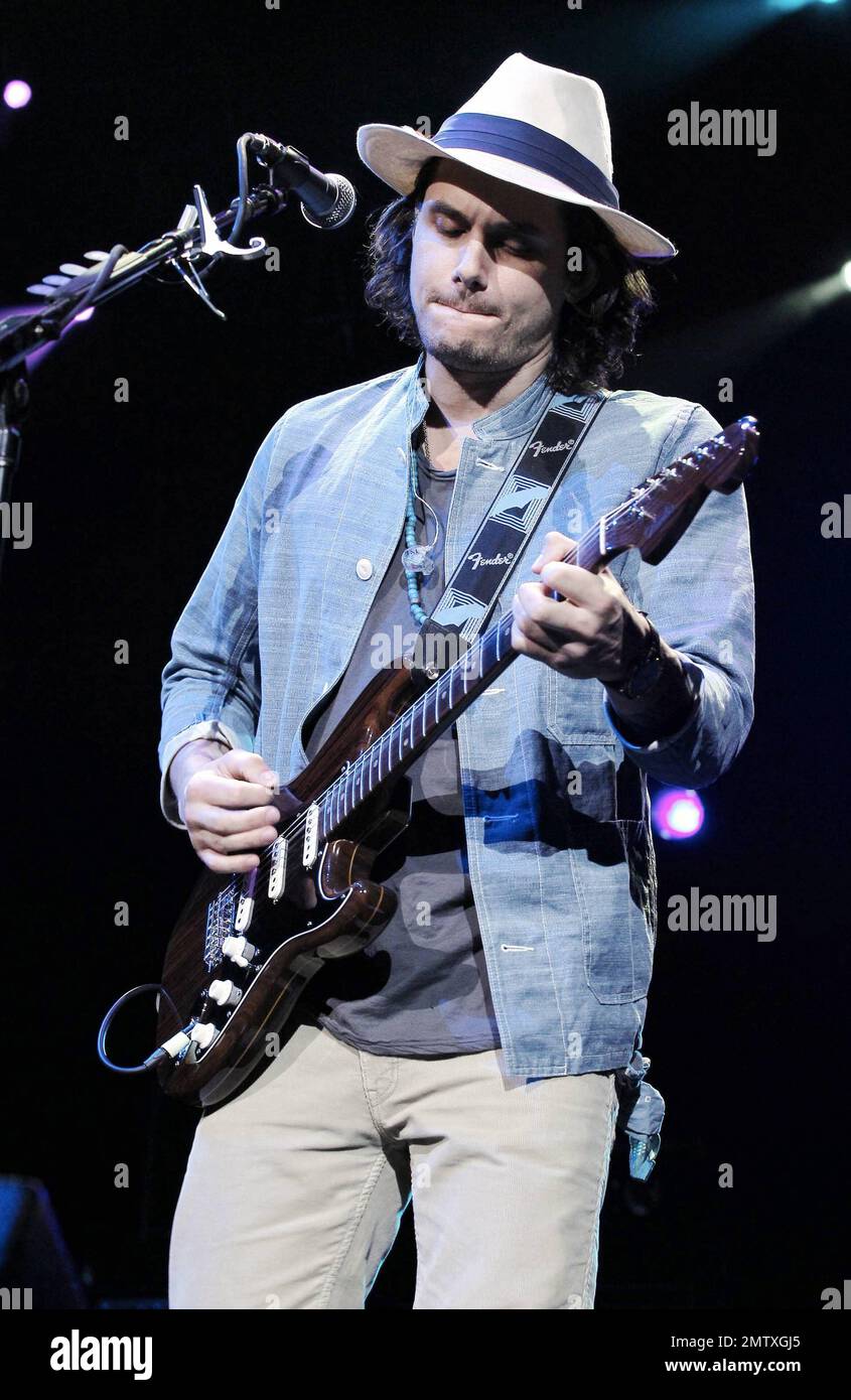 John mayer 2011 hi-res stock photography and images - Alamy