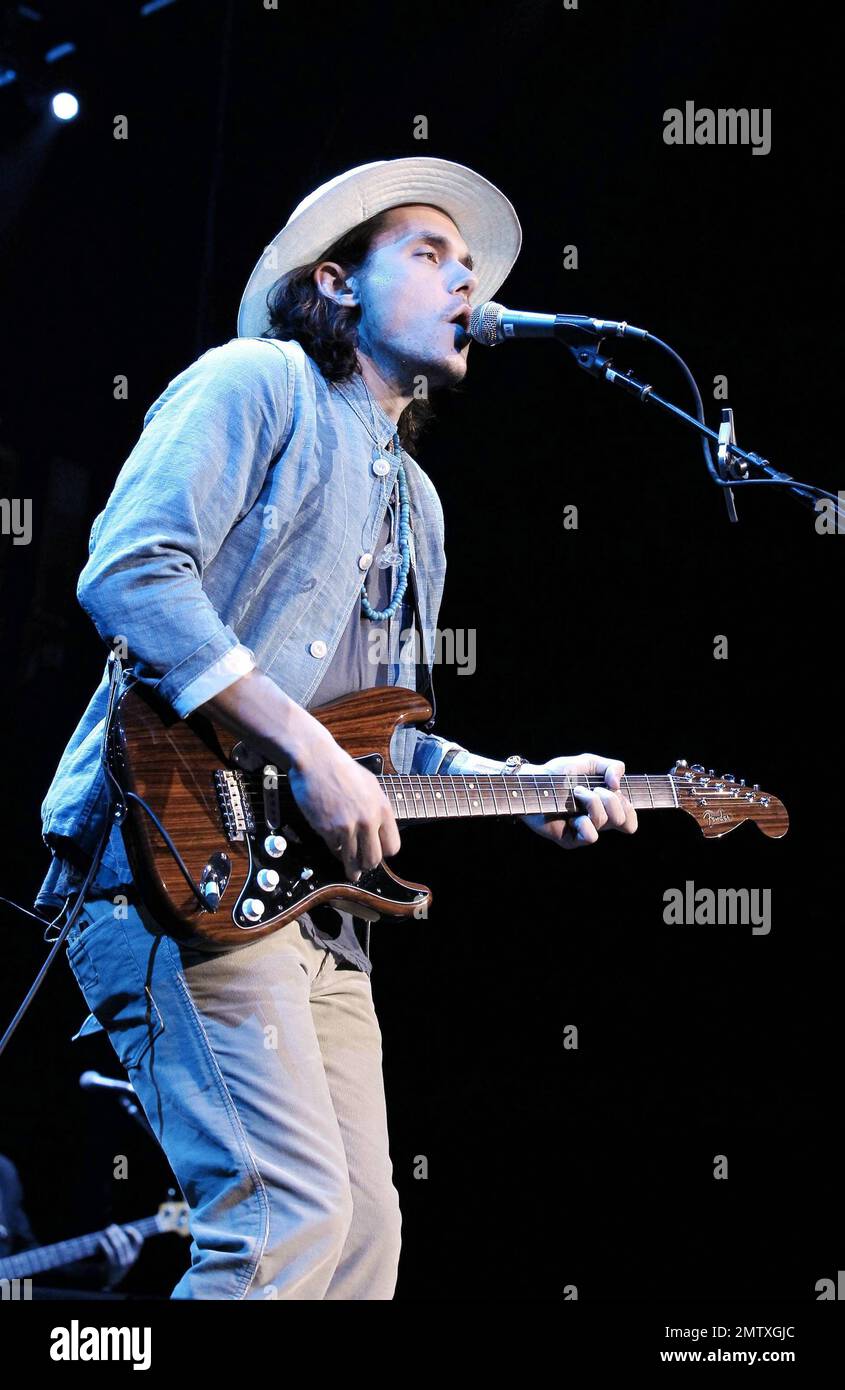 John mayer 2011 hi-res stock photography and images - Alamy