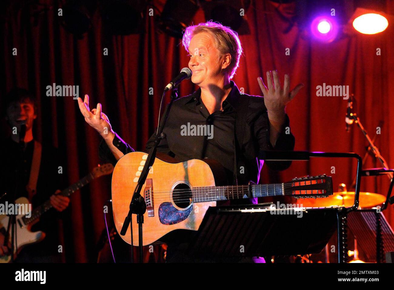 EXCLUSIVE!! Tim Robbins and The Rogues Gallery Band play live in ...